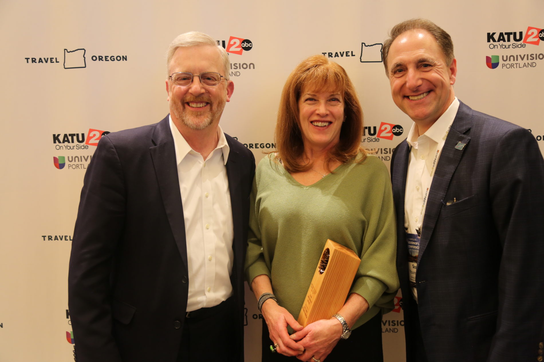 Hood River Inn O’Connor-McNew receives Ski Oregon Award - Visit Hood River